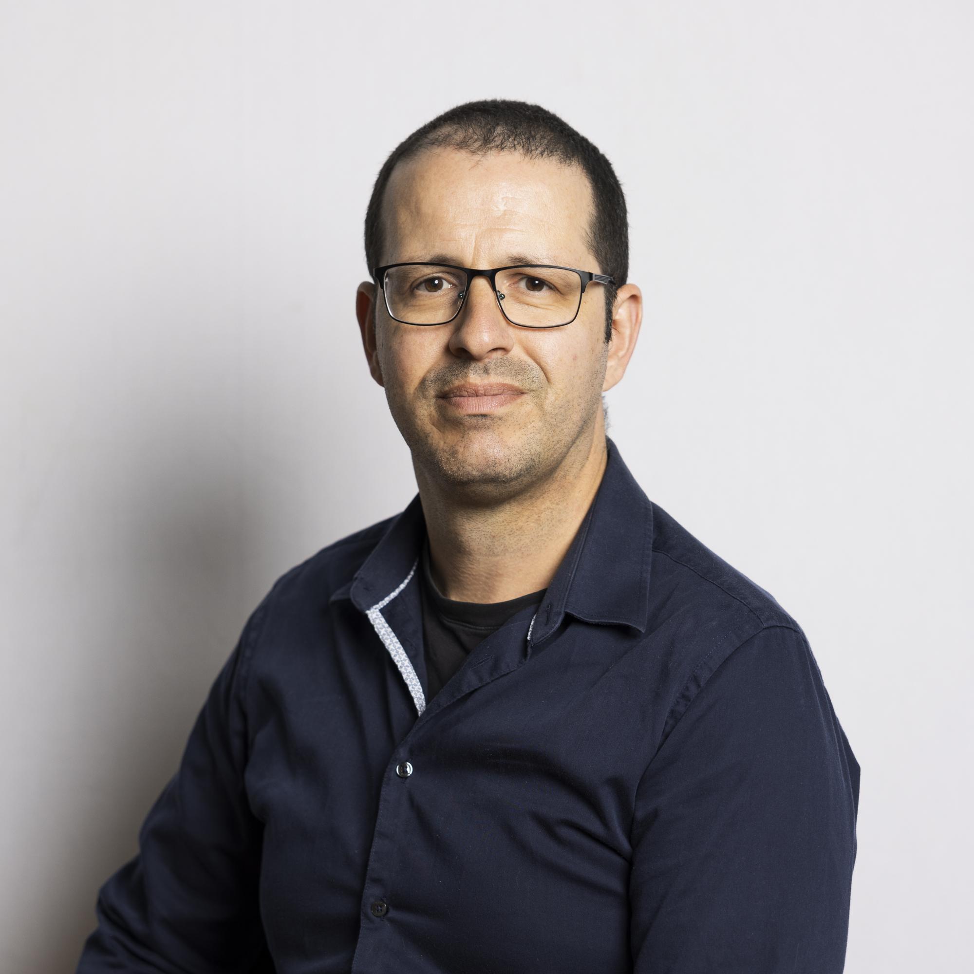 Music Makers: Renowned Violinist Adam Chalabi Joins ANAM Faculty ...